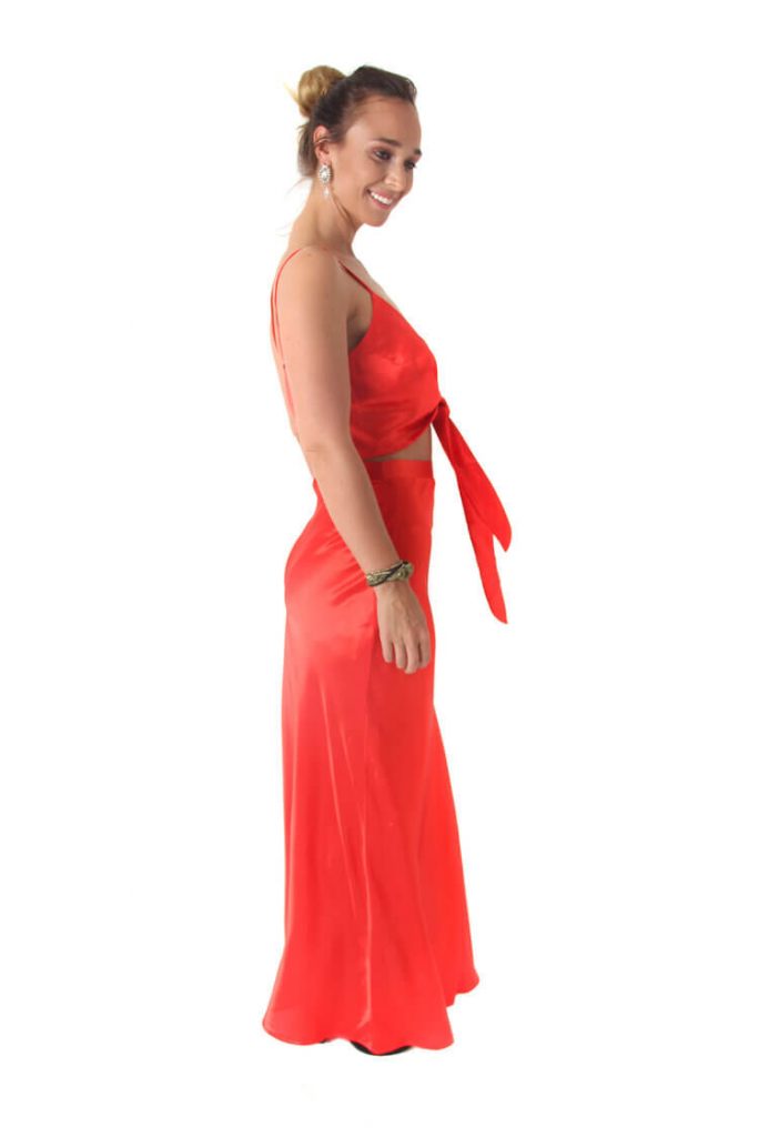 Arriendo de Conjunto rojo crop top y pollera de seda CDP - Chic Dress ...